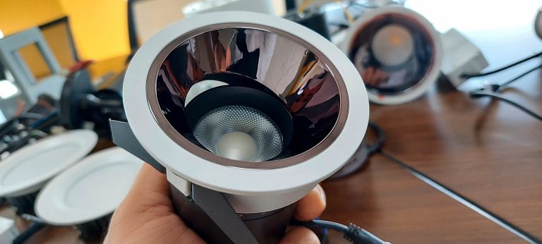 Crater- Cosmos Lighting | Đèn spot-downlight âm trần – Led Min- Nhà ...